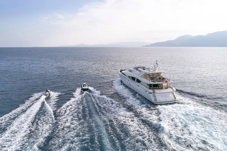 RINI yacht for charter (Posillipo-Rizzardi, 36.68m, 2009)